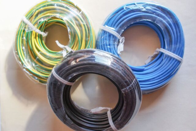 Can You Mix 12 And 14 Gauge Wire? (When+Safety Guidelines) » Fix It Wired