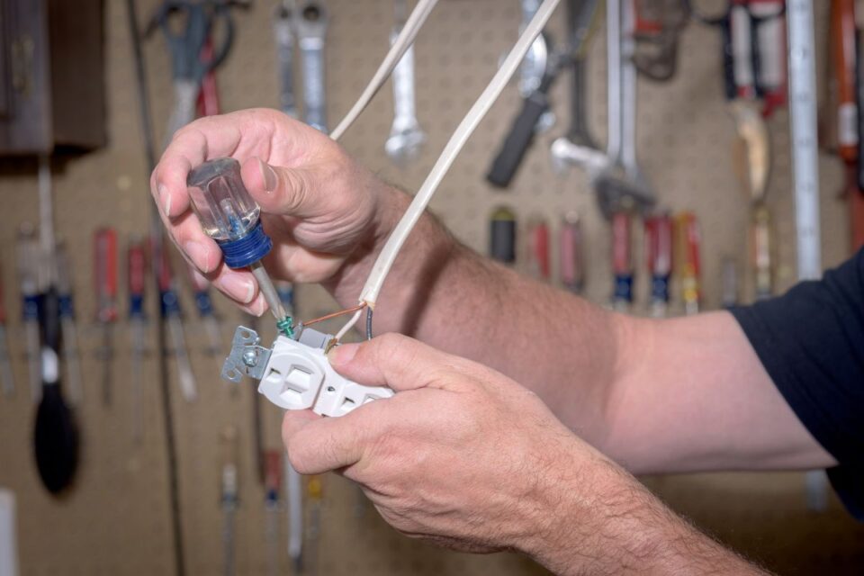 Can One Bad Outlet Affect Others? (9 Possible Problems) » Fix It Wired