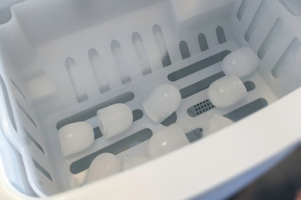 5 Reasons Your Ice Maker Is Not Making Ice (+Fix) » Fix It Wired