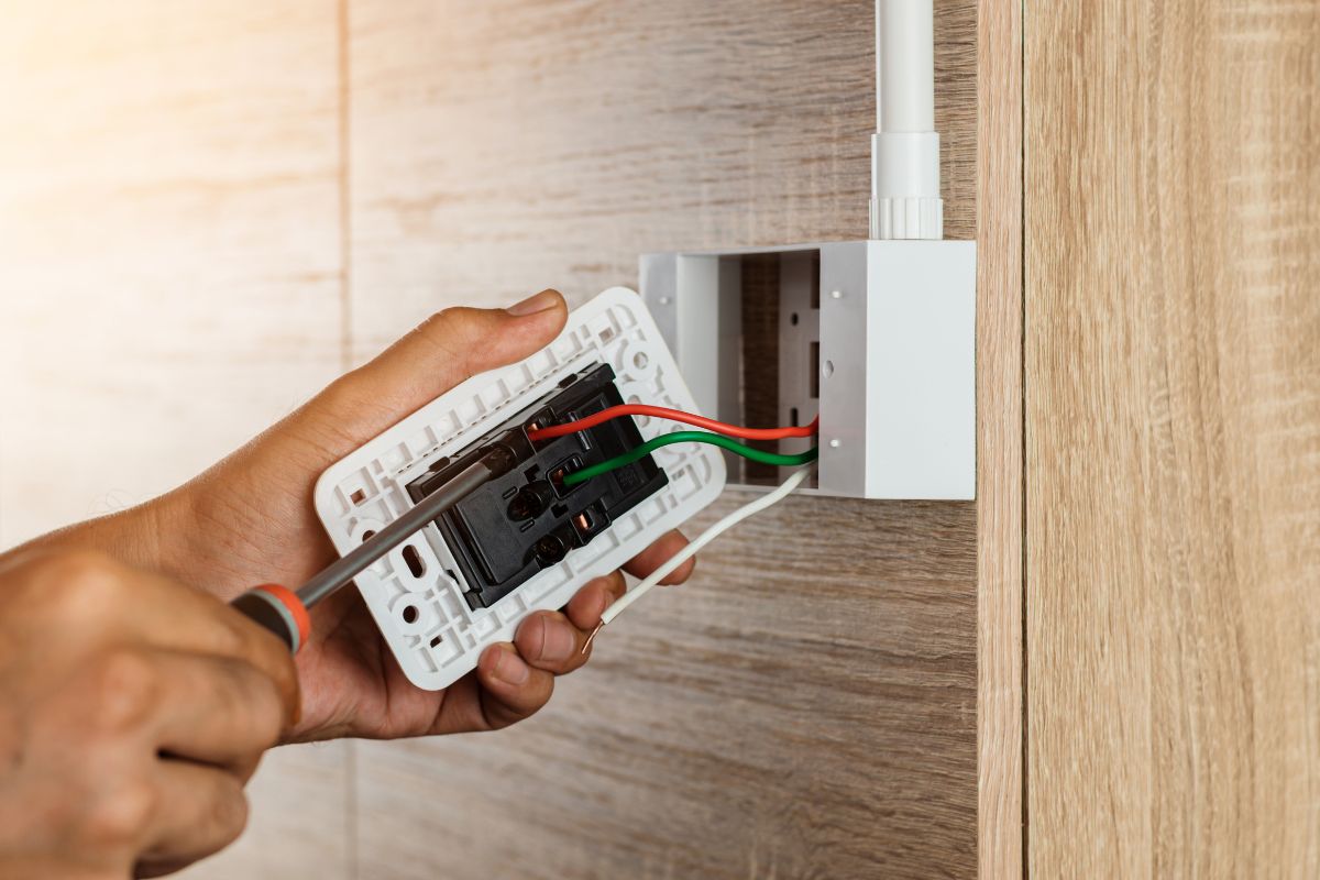 How To Abandon An Electrical Outlet? » Fix It Wired