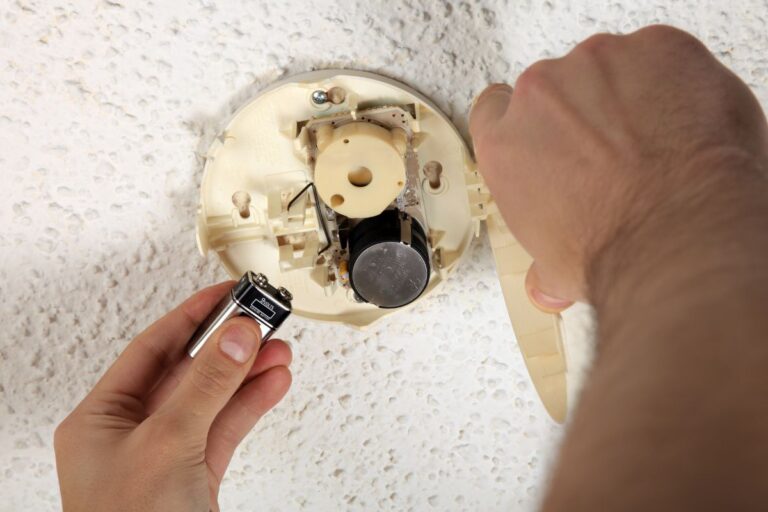 7 Reasons Your Smoke Detector Is Blinking Red? (+Fix) » Fix It Wired
