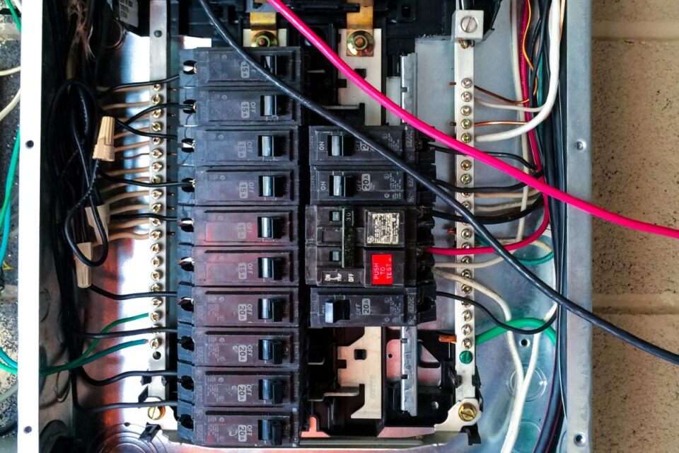 Can You Run 400 Amp Service With 2 200 Amp Panels? » Fix It Wired