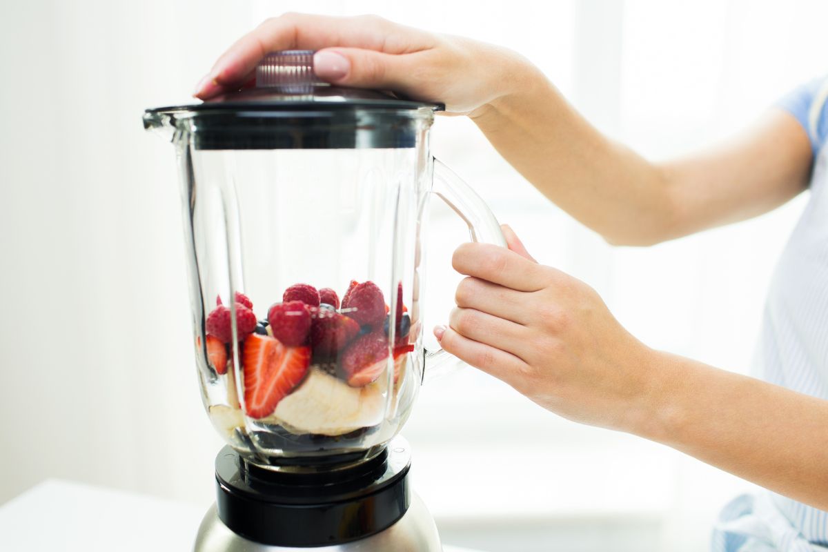 6 Reasons Blender Is Stuck To The Base (+Fix) » Fix It Wired