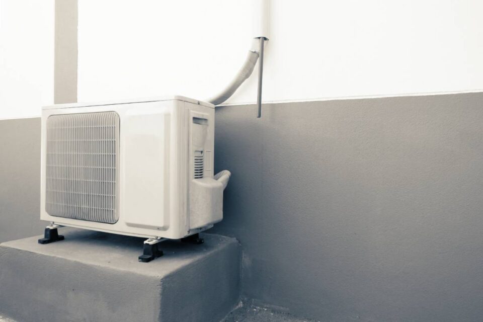 No Water Coming Out Of AC Drain Pipe: 6 Causes+Fix » Fix It Wired