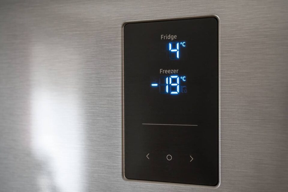 3 Simple Steps To Set Up Temperature On Frigidaire Refrigerator » Fix ...