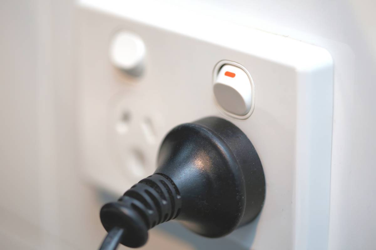 Why Is My Outlet Hard To Plug In? (11 Easy Fix) » Fix It Wired