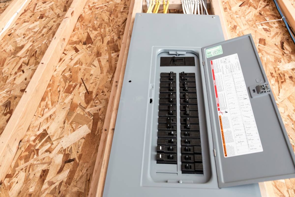 Can I Use A 200 Amp Circuit Breaker With A 100 Amp Panel? » Fix It Wired