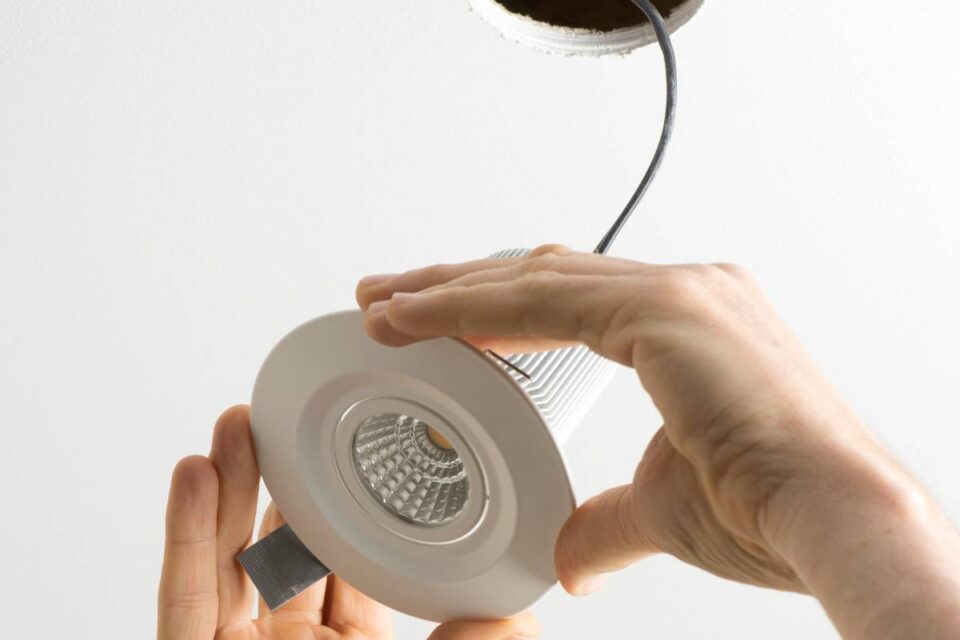 10 Ways To Stop My Dimmable LED Lights From Flickering » Fix It Wired