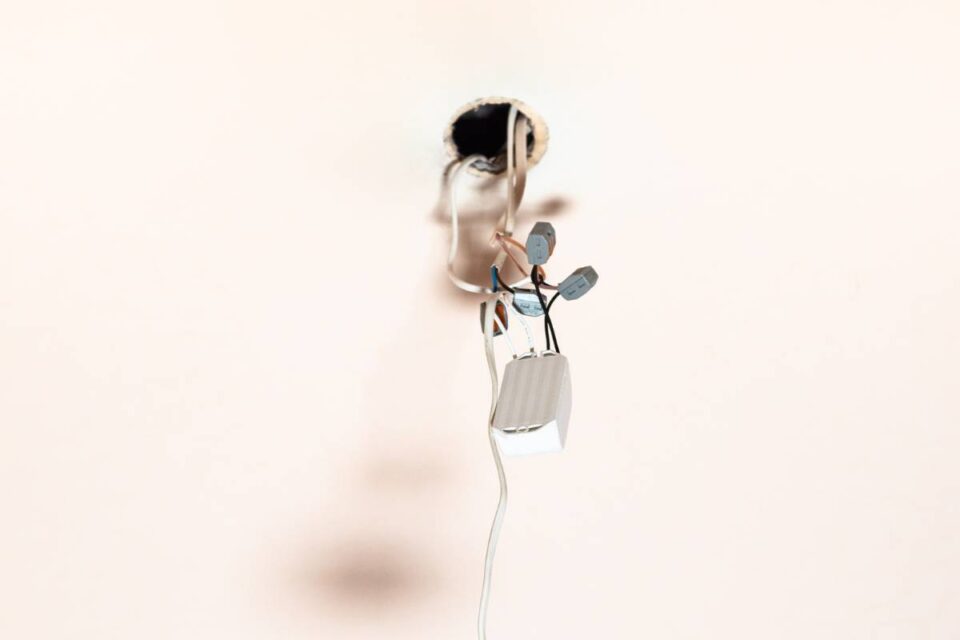 Which Wire Is The Hot Wire On A Lamp? » Fix It Wired
