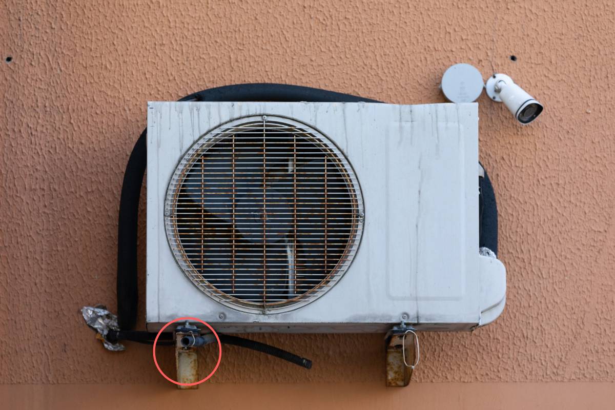 No Water Coming Out Of AC Drain Pipe: 6 Causes+Fix » Fix It Wired