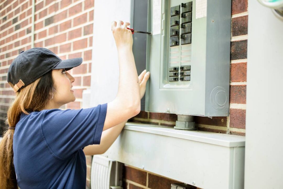 Can I Use A 200 Amp Breaker Box With 100 Amp Service? » Fix It Wired