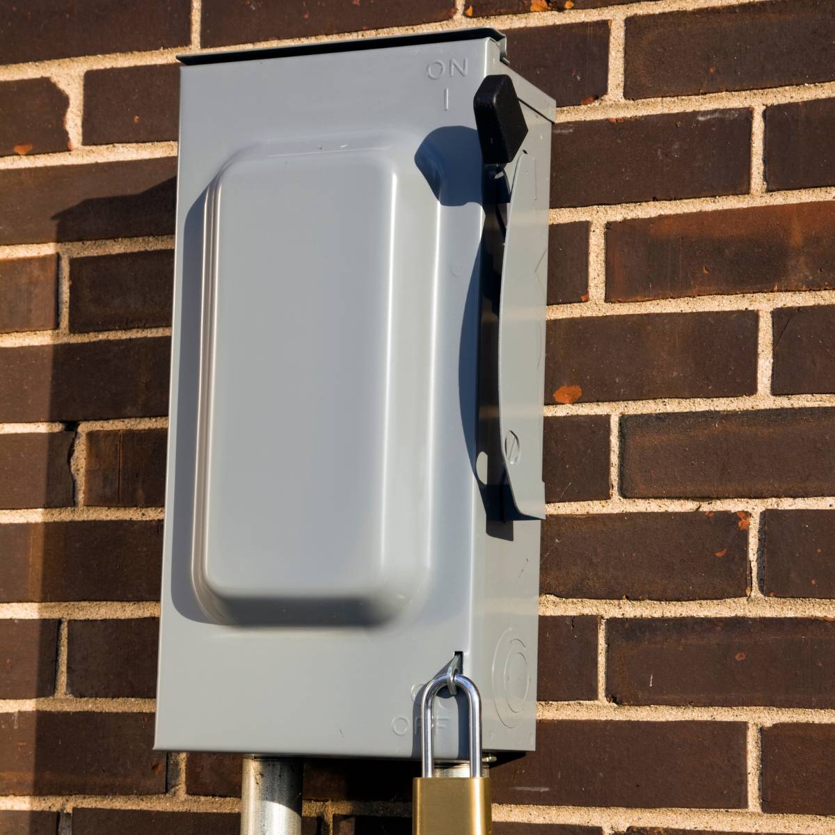 How To Wire An HVAC Disconnect? (+Mistakes To Avoid) » Fix It Wired