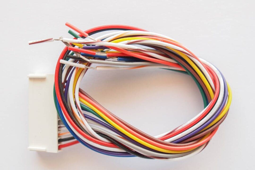 6 Ways To Fix A Pinched Wire (4 Temporary+2 Permanent Ways) » Fix It Wired