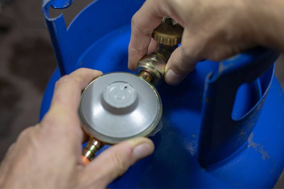 How To Know If A Gas Regulator Is Faulty? » Fix It Wired