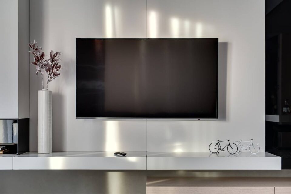 What Causes A Bright Spot On My Samsung TV? (+Fix) » Fix It Wired